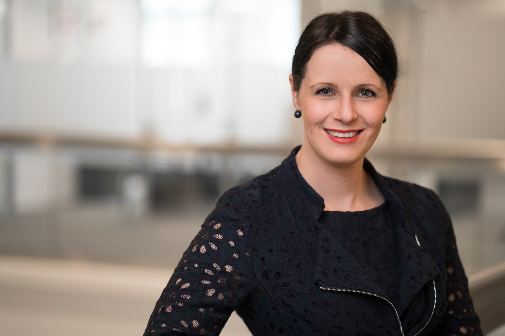 Helaba - News: Simone Moser ergänzt Ge­schäfts­füh­rung der OFB